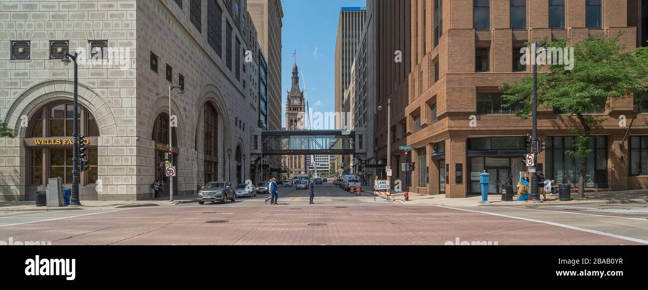 Intersection street view hi-res stock photography and images - Alamy