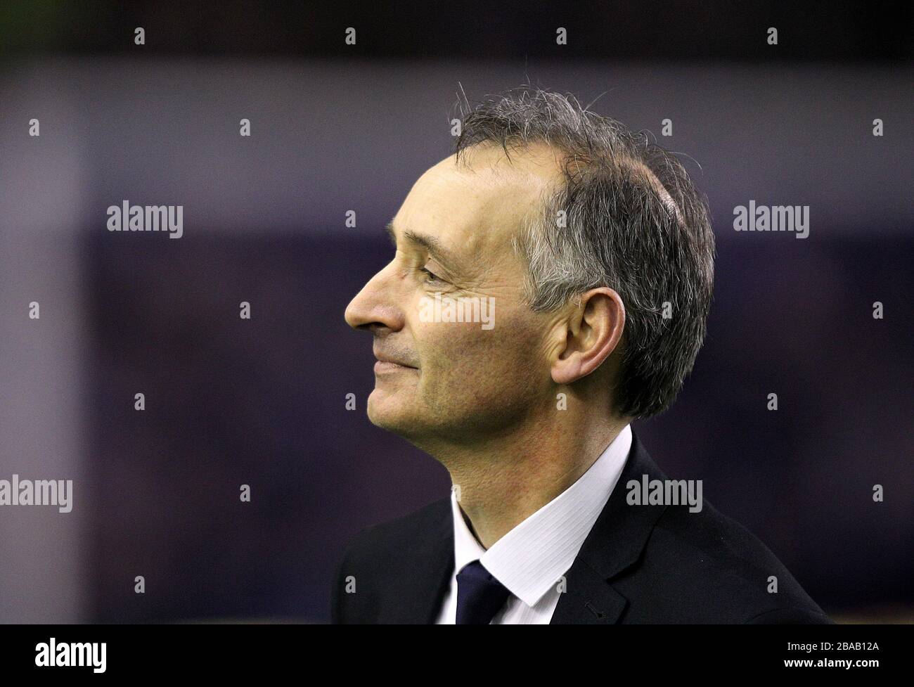 Former Everton winger Pat Nevin on the pitch before the game Stock ...