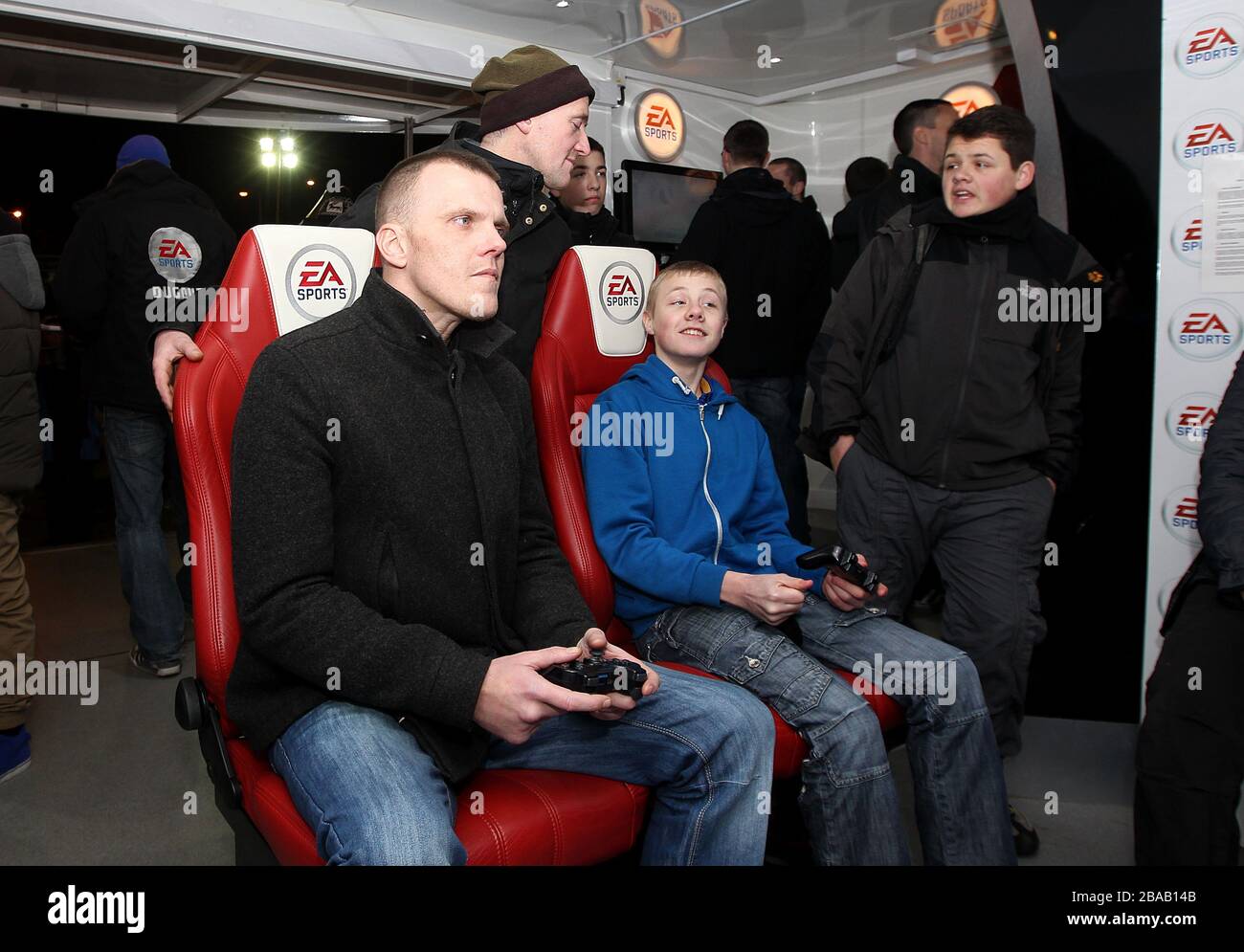 Liverpool fans prior hi-res stock photography and images - Alamy