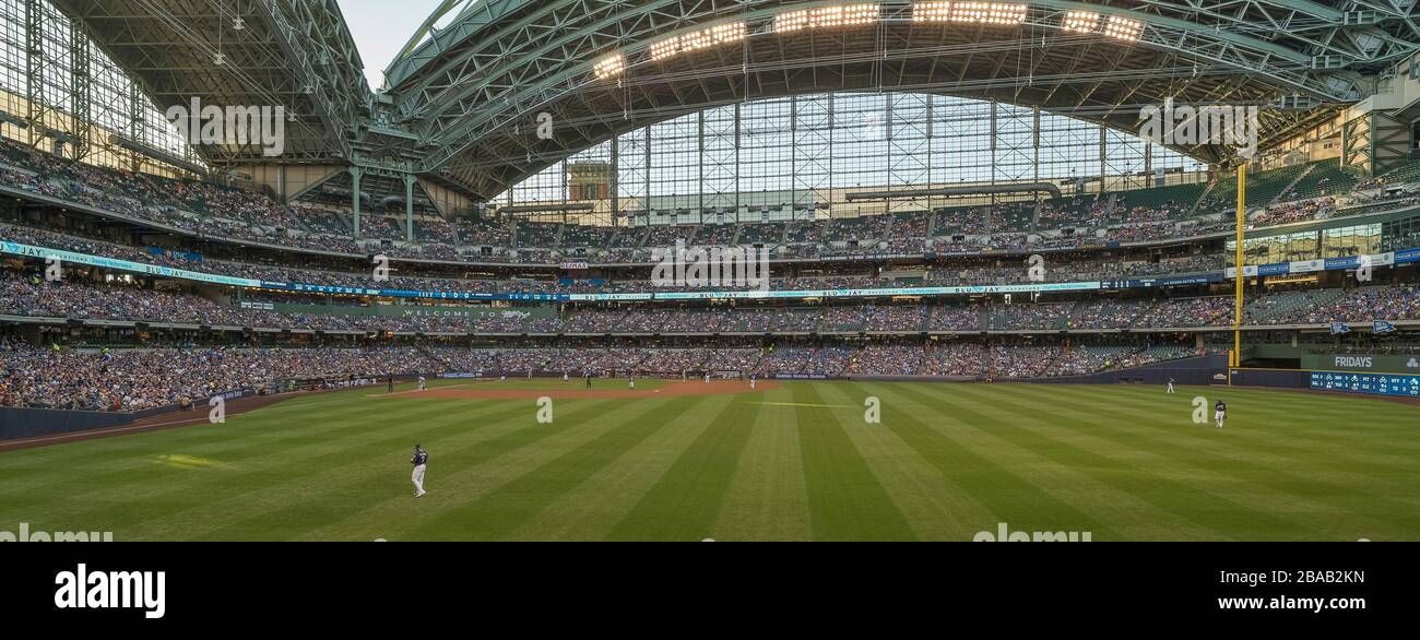 Milwaukee baseball stadium hi-res stock photography and images - Alamy