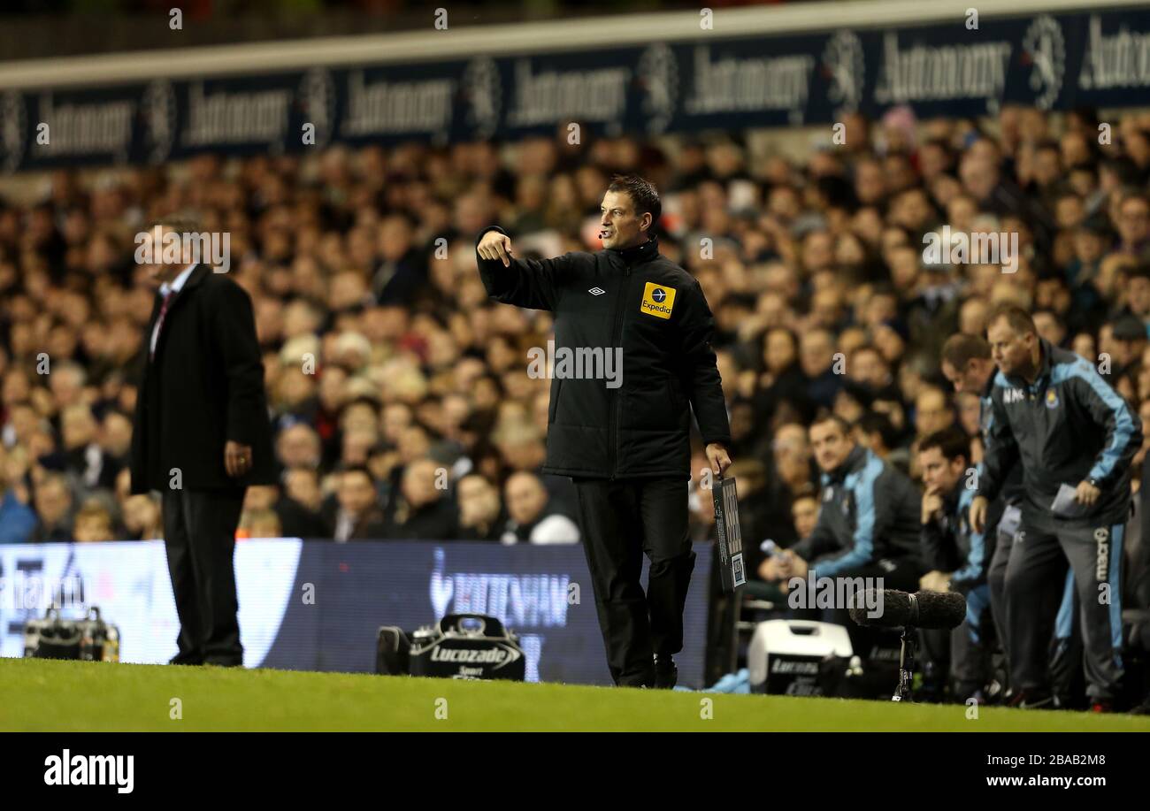 Fourth official football hi-res stock photography and images - Alamy