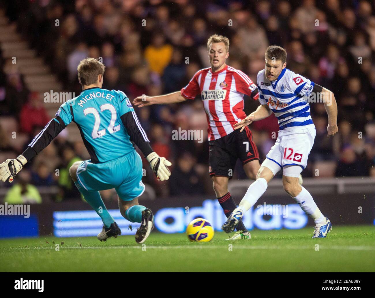 Queens Park Rangers' Jamie Mackie has a shot on goal Stock Photo - Alamy