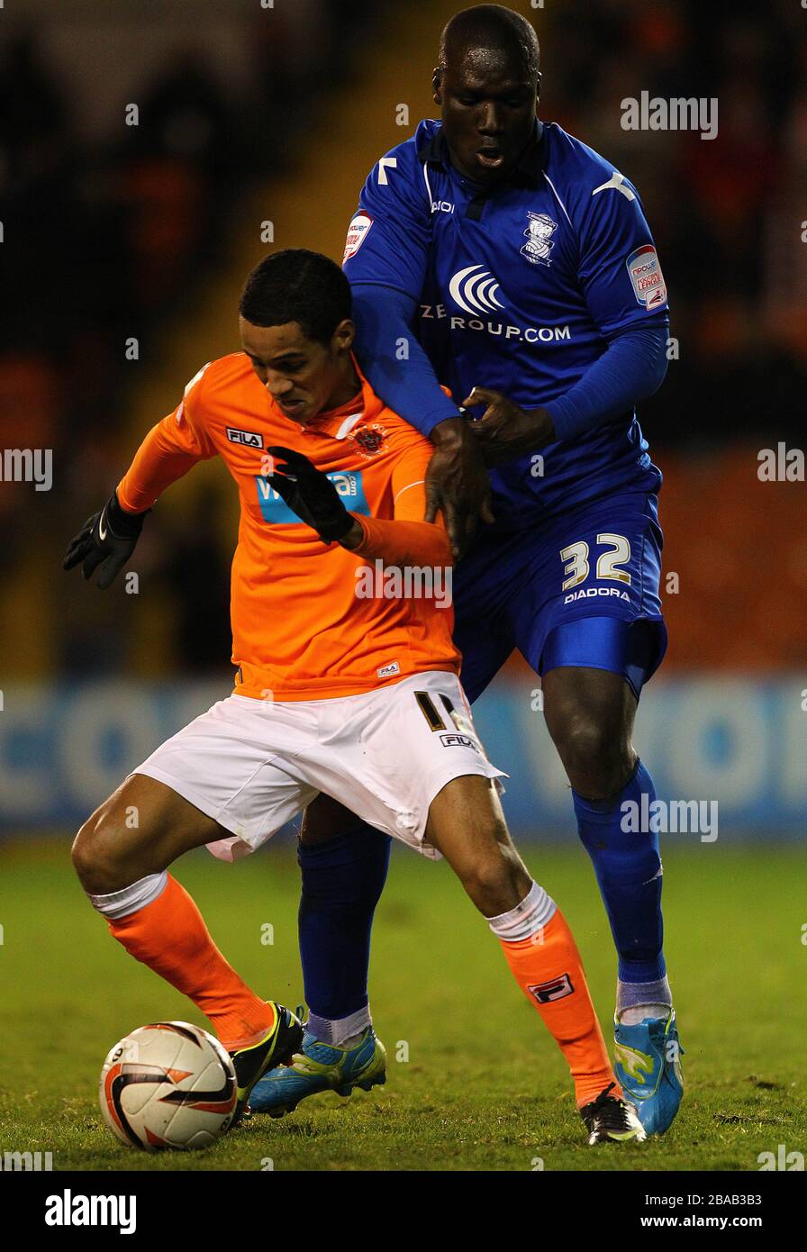 Blackpool's Tom Ince and Birmingham's Papa Bouba Diop Stock Photo - Alamy