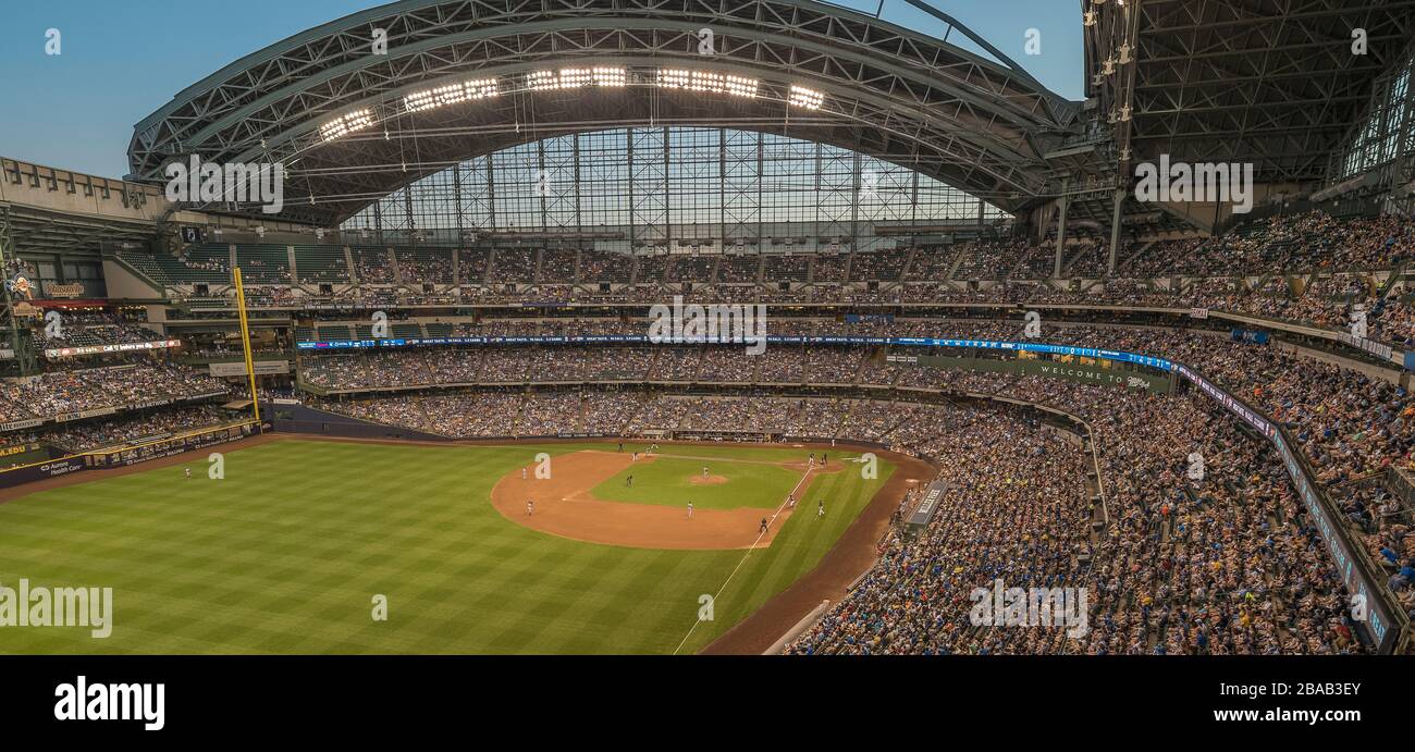 Milwaukee baseball stadium hi-res stock photography and images - Alamy