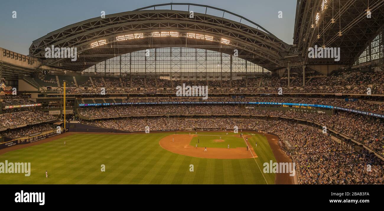 Milwaukee baseball stadium hi-res stock photography and images - Alamy