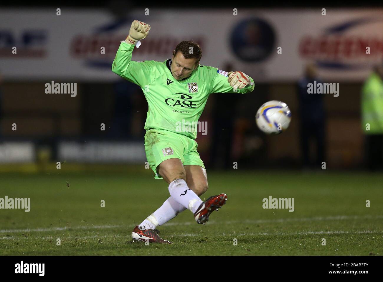 Milton Keynes Dons goalkeeper David Martin Stock Photo - Alamy