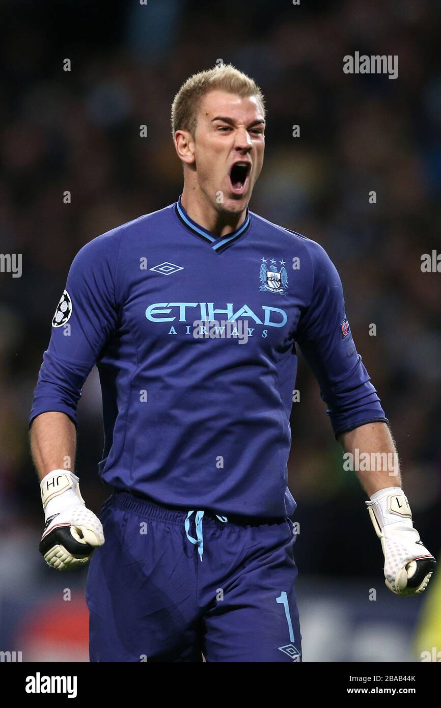 Manchester city goalkeeper joe hart hi-res stock photography and images ...