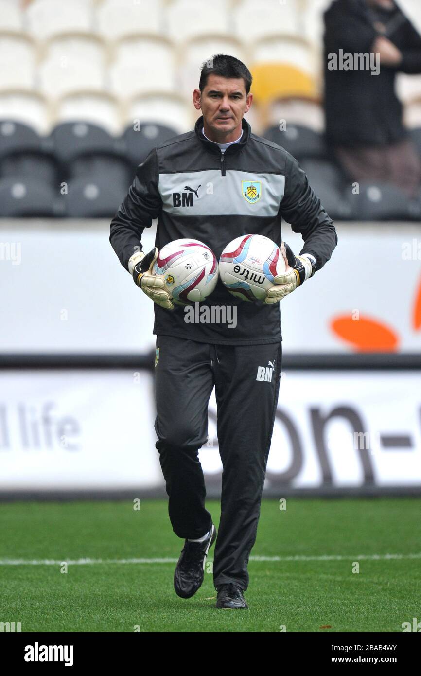 Goalkeeping coach billy mercer hi-res stock photography and images - Alamy