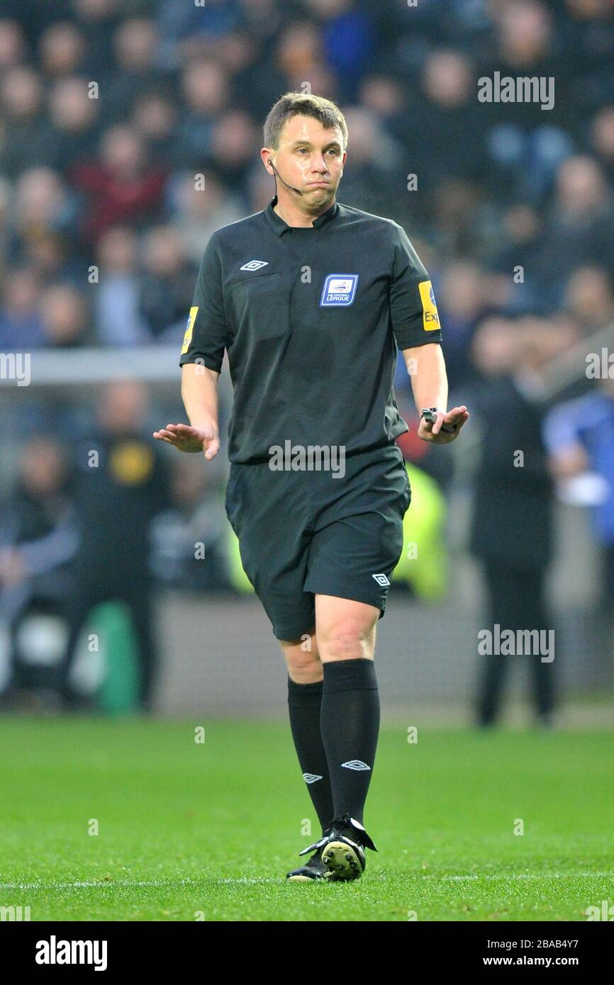 Referee gary hi-res stock photography and images - Alamy