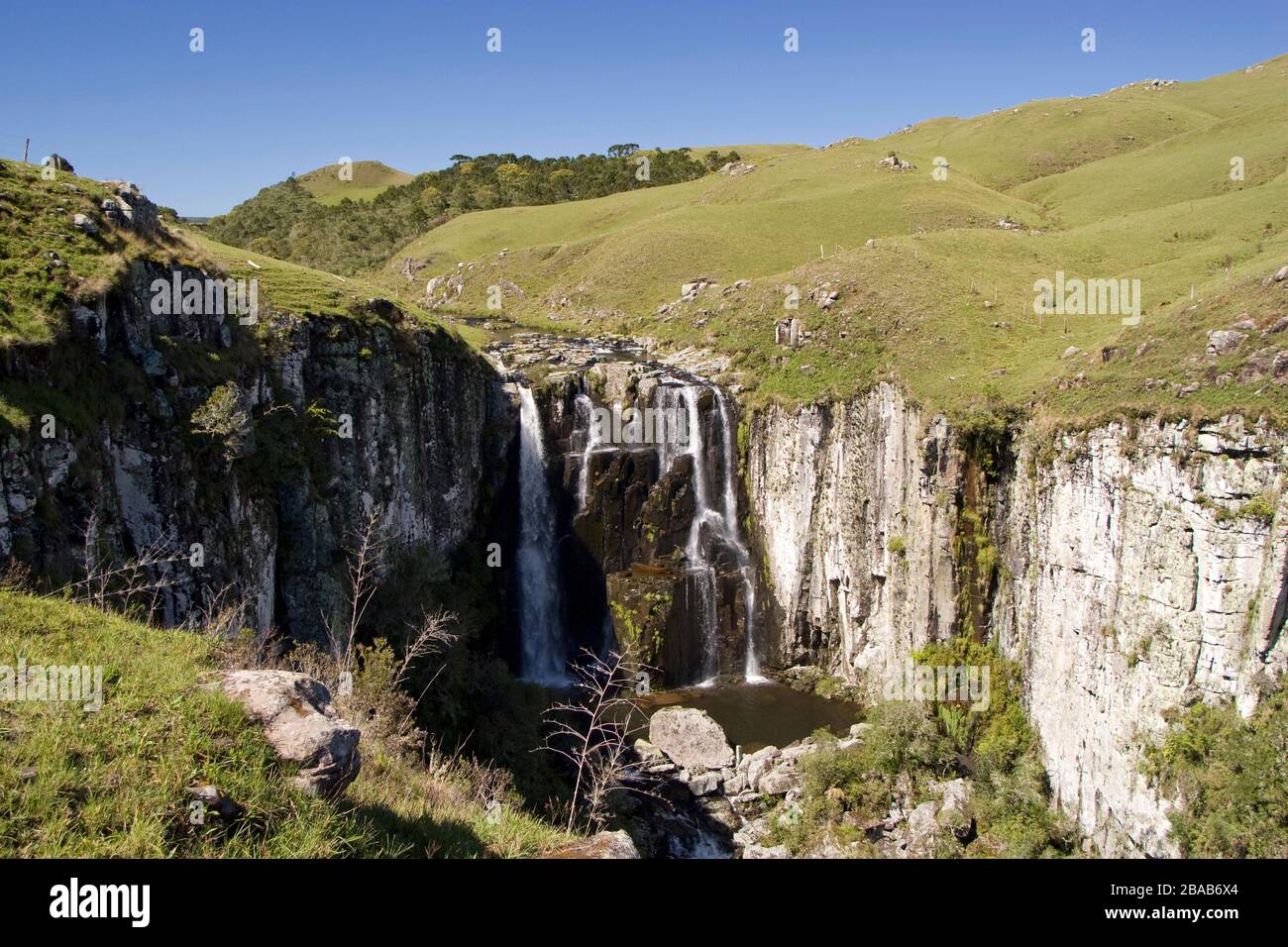 Hills river fields brazil hi-res stock photography and images - Alamy