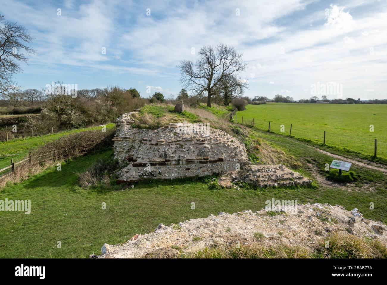 Silchester Roman Town Wall in Hampshire, UK - the North Gate Stock ...