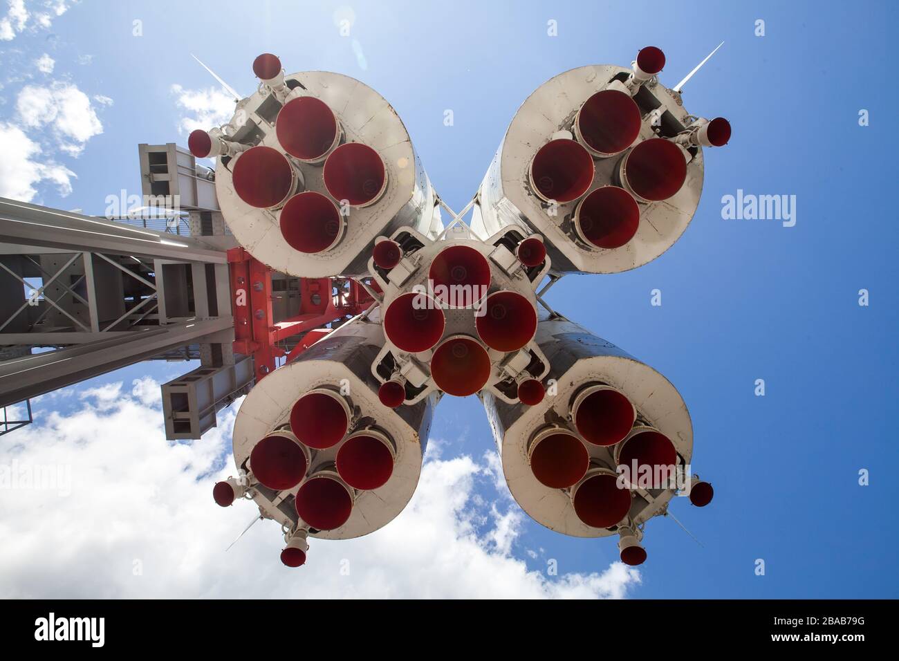Space Shuttle Discovery Launch Stock Photos & Space Shuttle Discovery ...