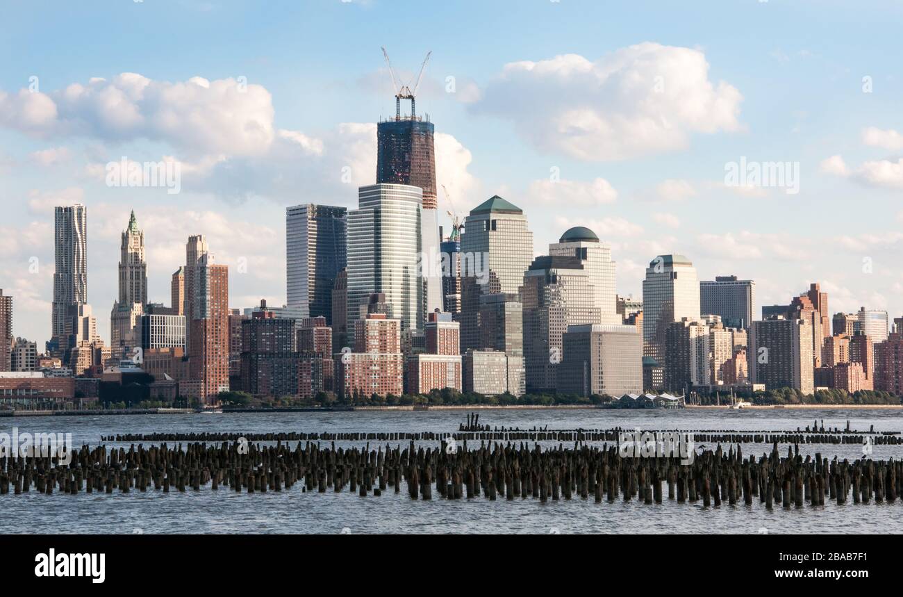 Downtown across waterway hi-res stock photography and images - Alamy