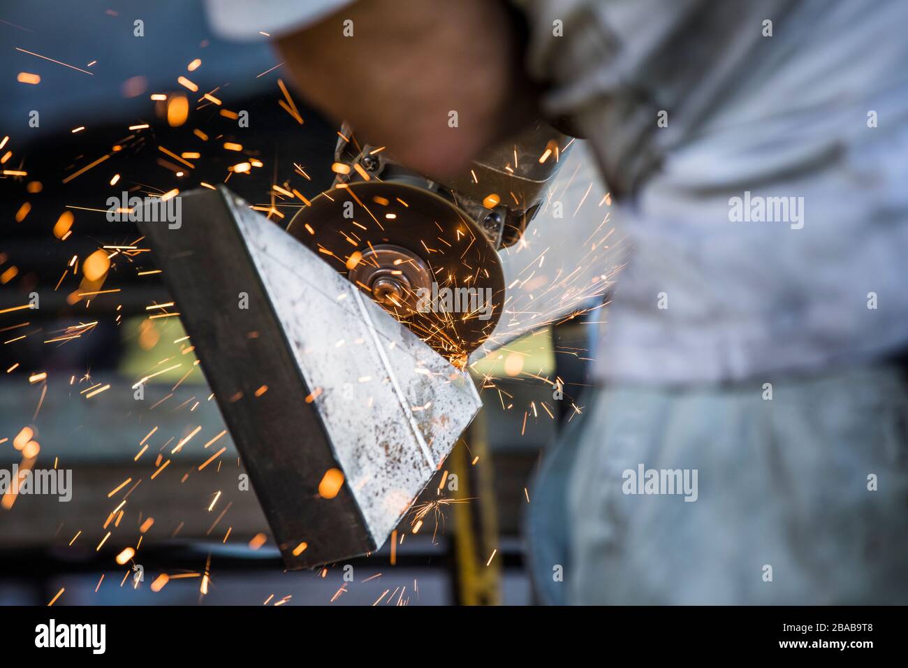 Angle grinder in hand hi-res stock photography and images - Alamy