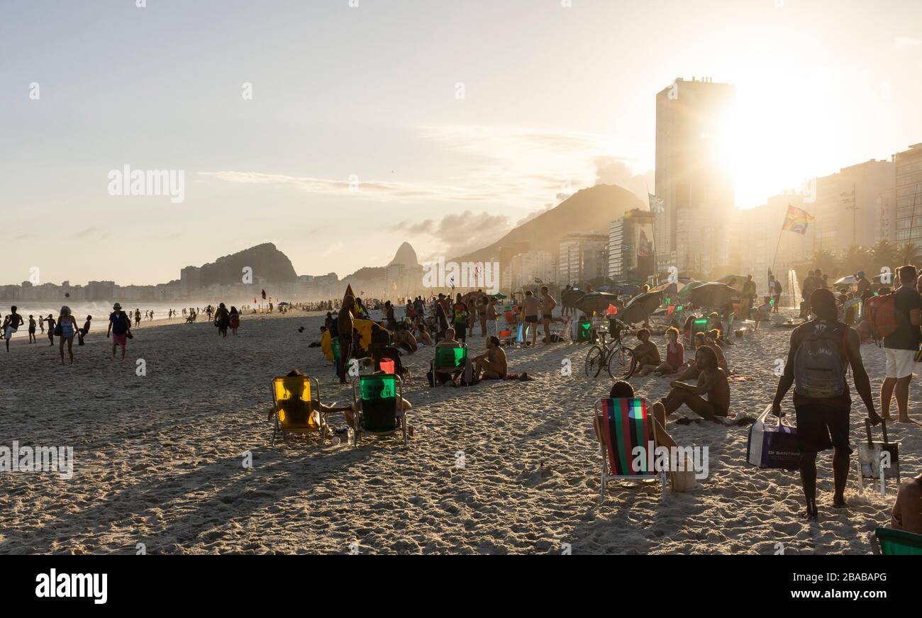 Sunset at copacabana beach hi-res stock photography and images - Alamy