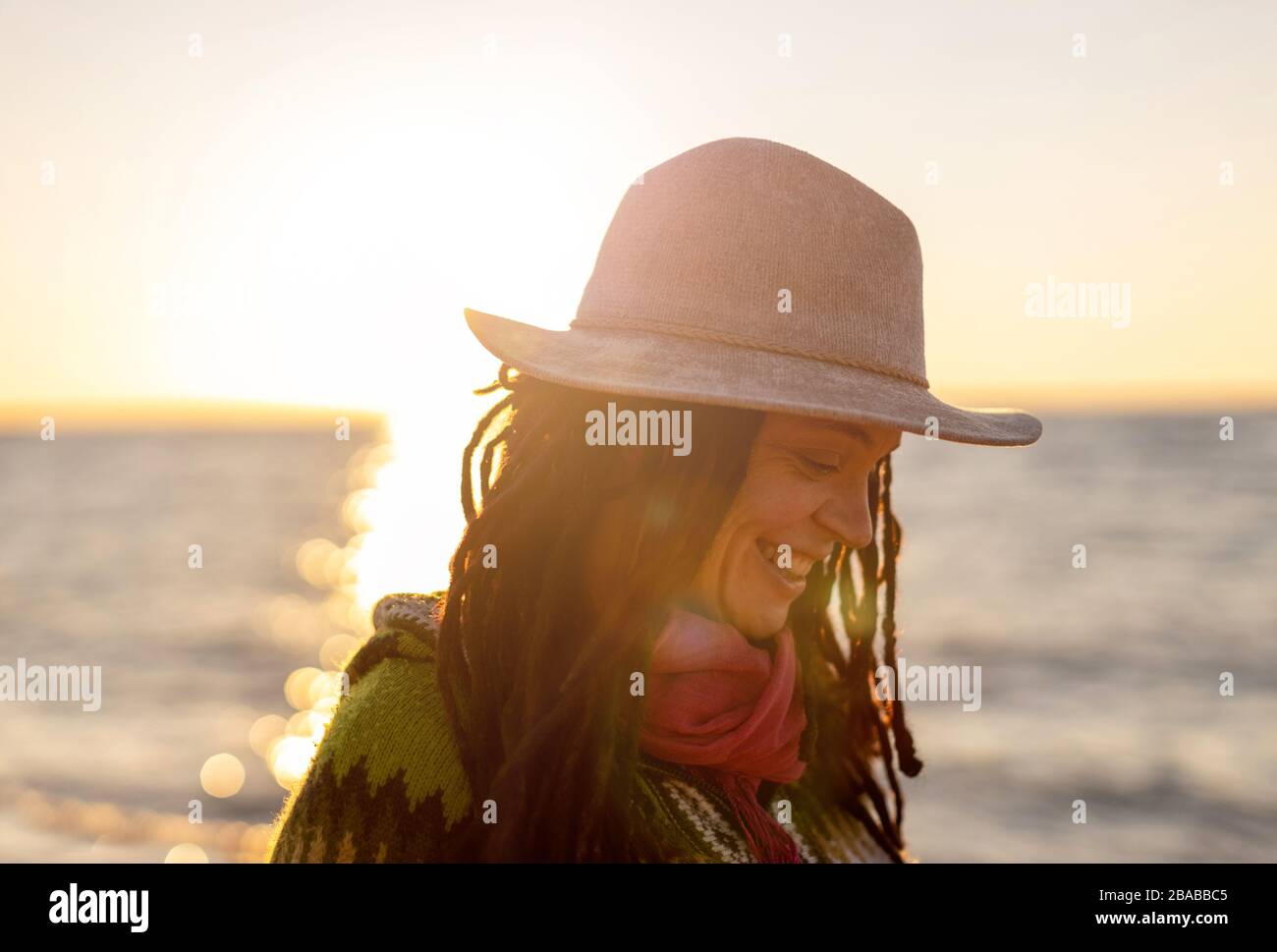 Tourist woman hat sunset hi-res stock photography and images - Alamy