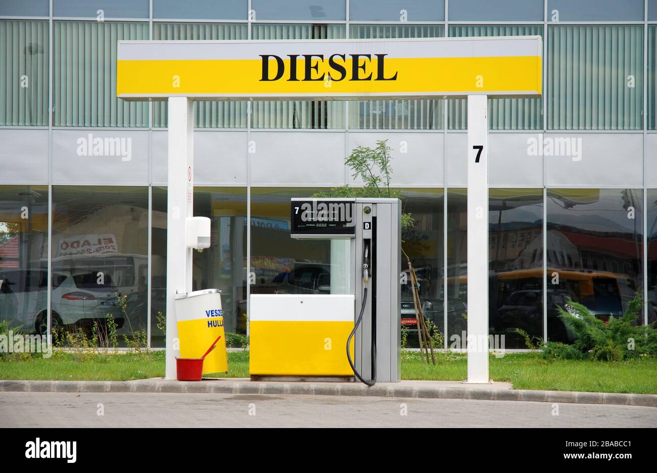 Bus service zeichen hi-res stock photography and images - Alamy