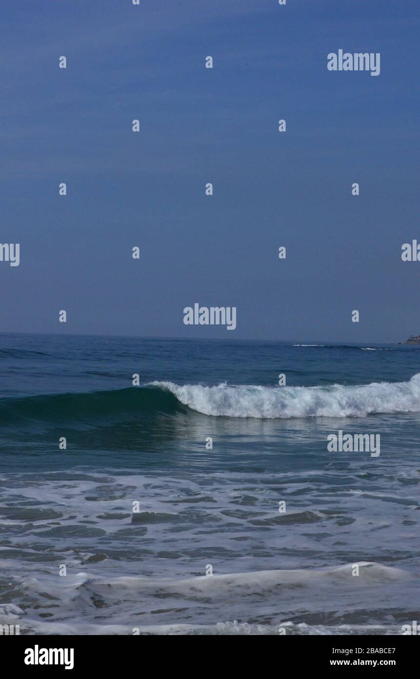 Laguna Nigel Pearl Beach Waves Ocean Beaches Surfside Stock Photo - Alamy