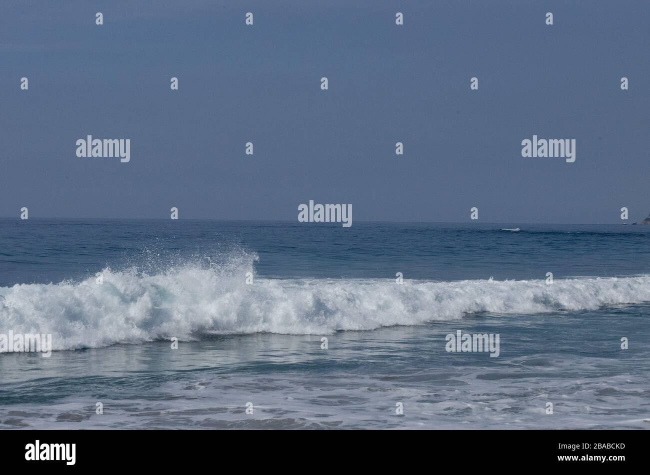 Laguna Nigel Pearl Beach Waves Ocean Beaches Surfside Stock Photo - Alamy