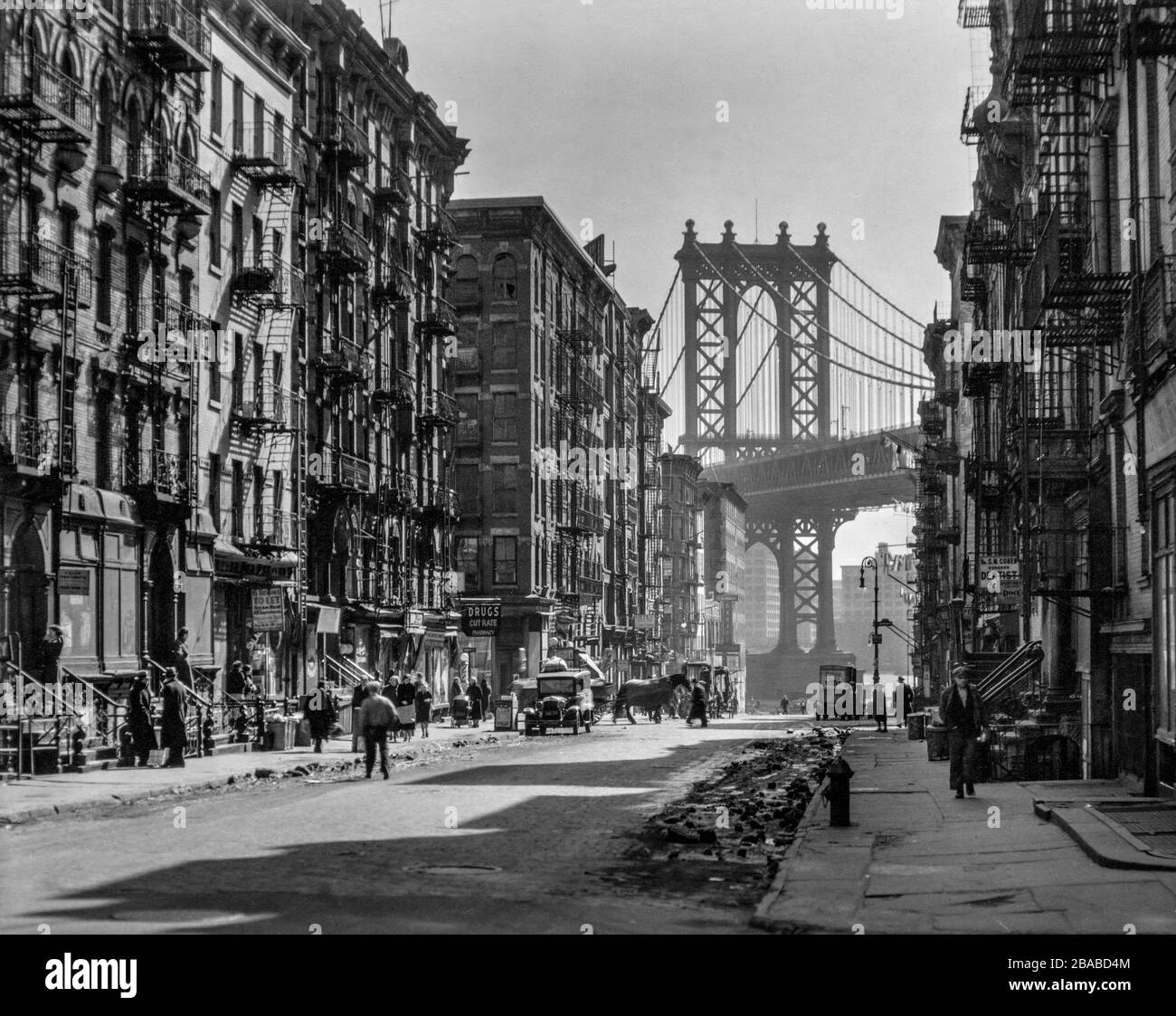 View from brooklyn bridge manhattan Black and White Stock Photos ...