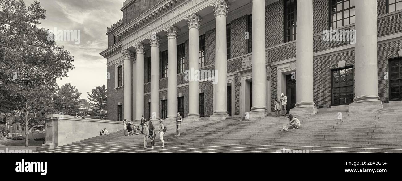 Harvard university library building hi-res stock photography and images ...