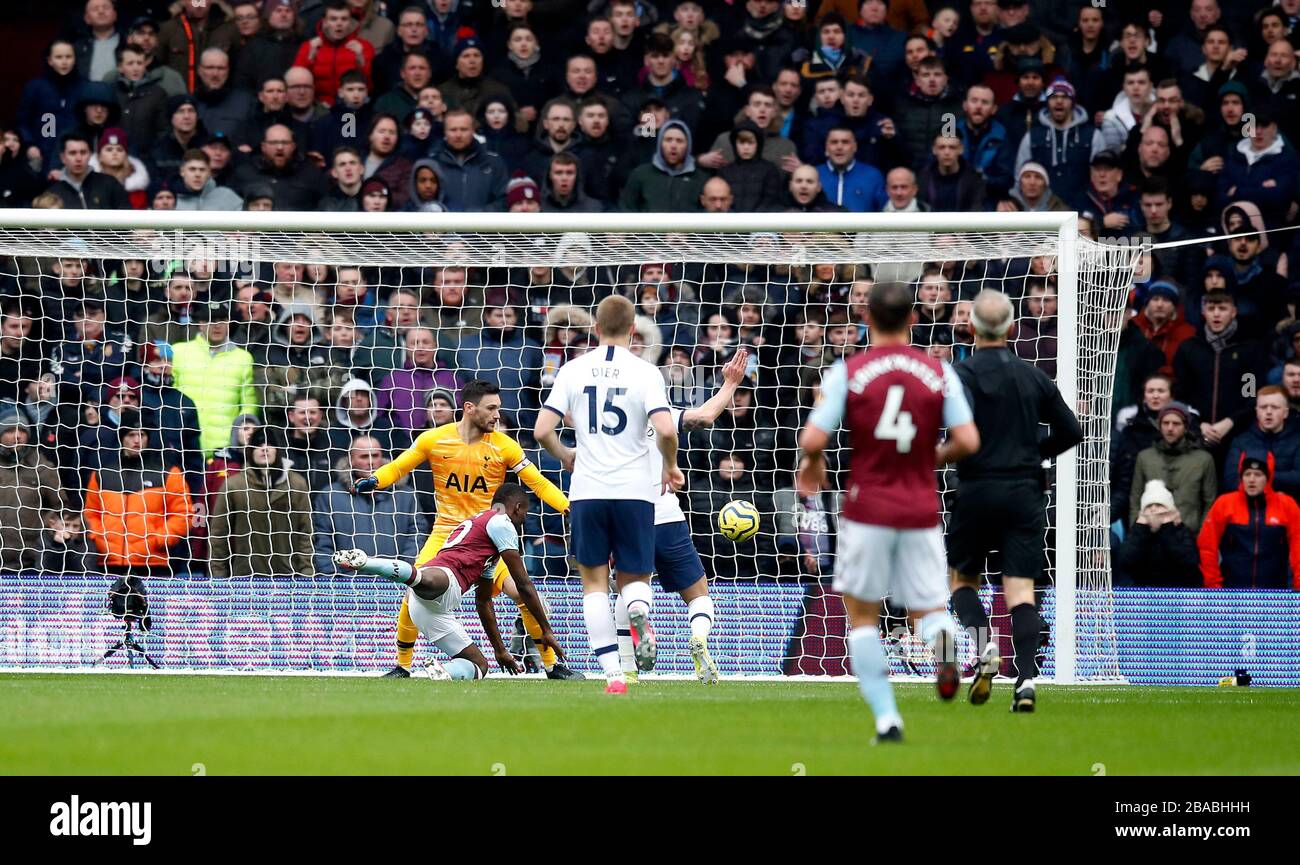 Scores an own goal hi-res stock photography and images - Alamy