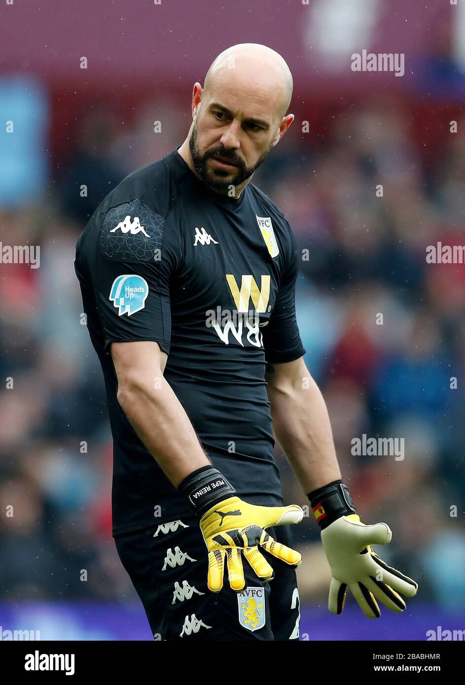 Aston Villa's goalkeeper Jose Reina Stock Photo - Alamy