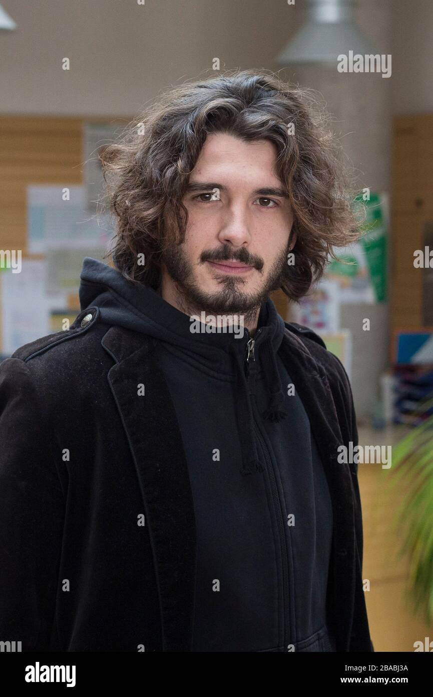 Actor Yon Gonzalez poses during the `Bajo sospecha´ TV Show ...