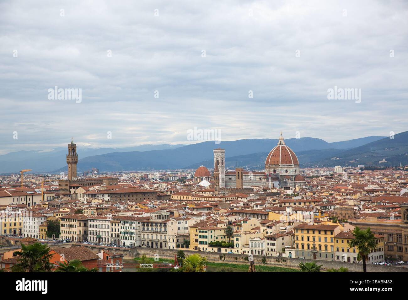 Dome gothic renaissance duomo florence basilica hi-res stock ...