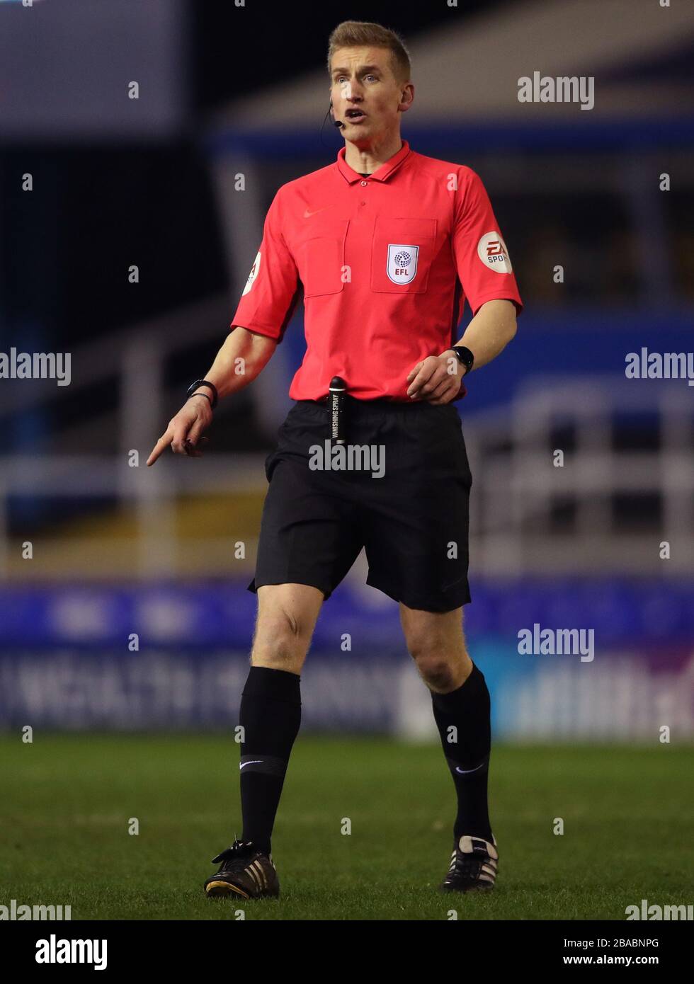 Football referee scott oldham hi-res stock photography and images - Alamy