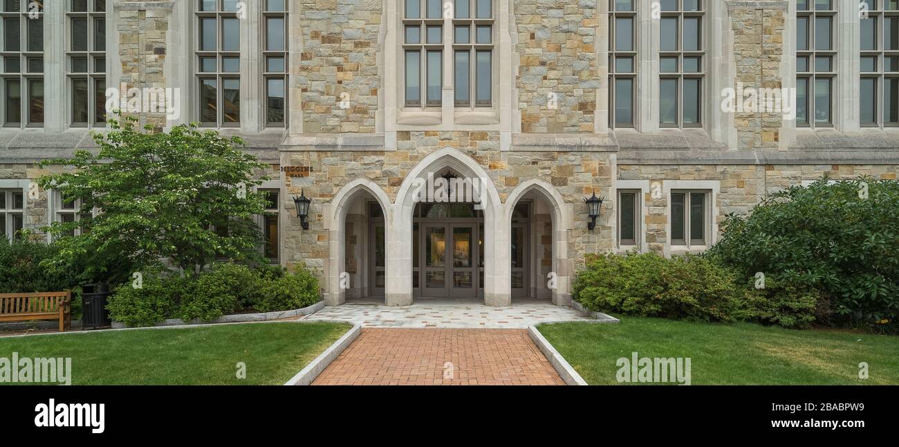 College hall building hi-res stock photography and images - Alamy