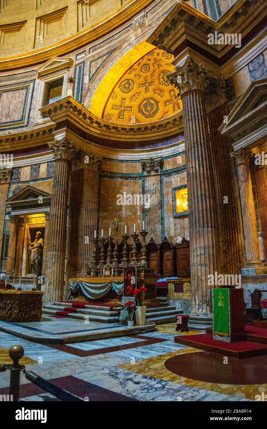 Interior details of ancient temple Pantheon in Rome, Italy. Pantheon ...