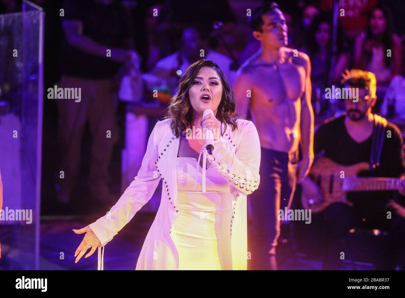 Yuridia, durante su concierto en el palenque de la Expogan Sonora. 15 ...