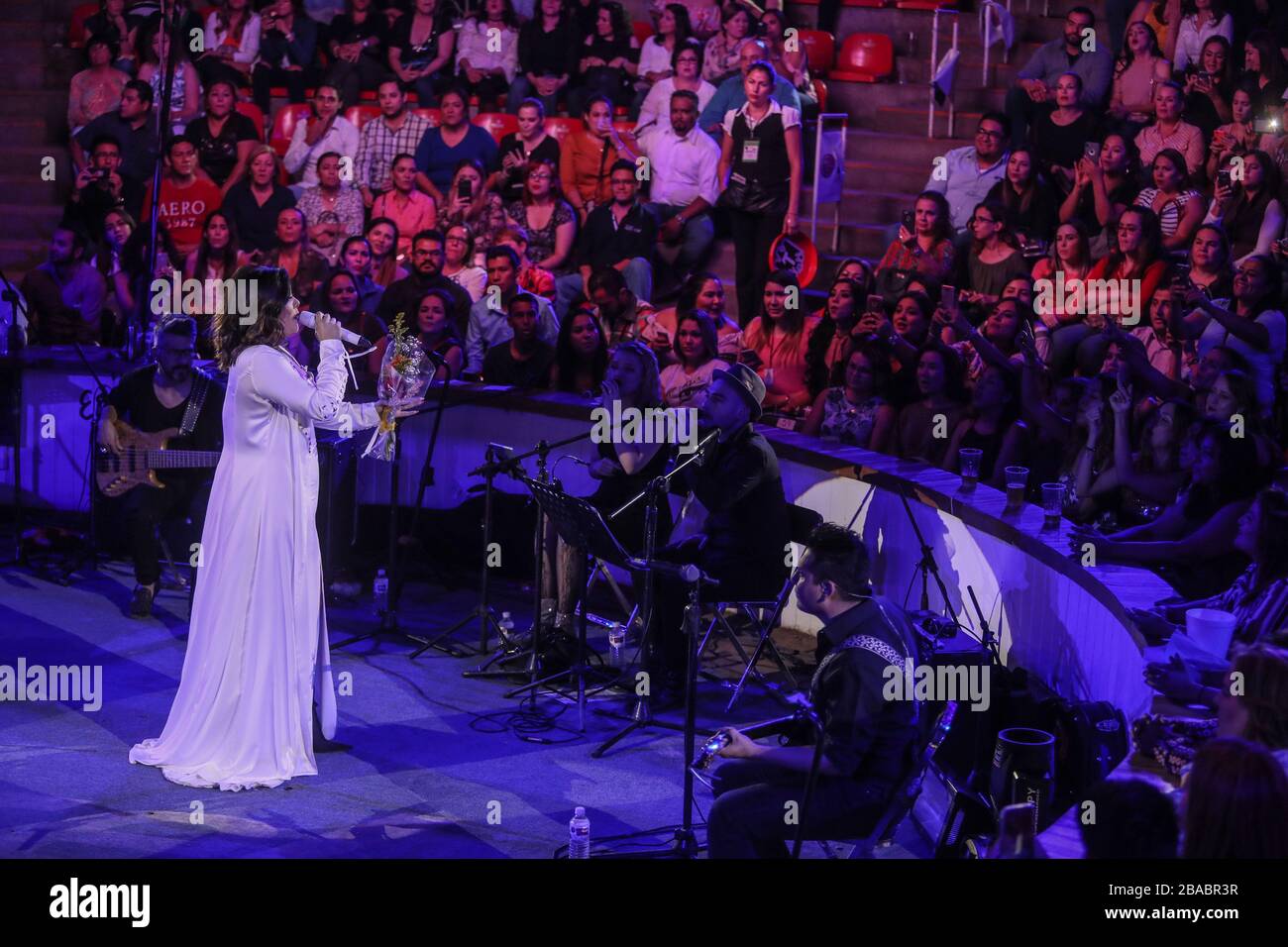 Yuridia, durante su concierto en el palenque de la Expogan Sonora. 15 ...