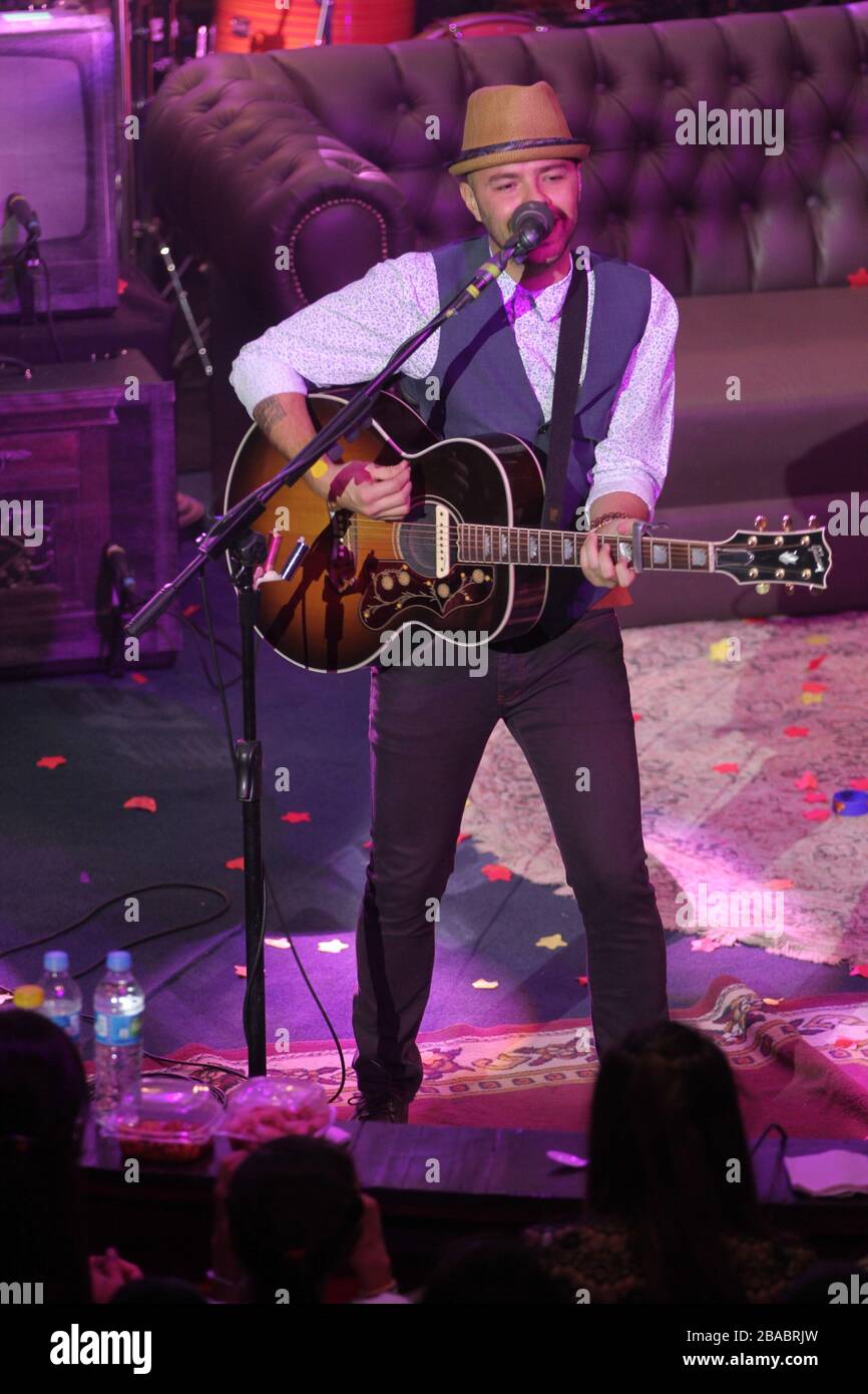 Jesse & Joy durante su presentación en el Palenque de la Expogan, el 28 ...