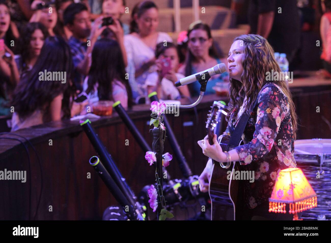 Jesse & Joy durante su presentación en el Palenque de la Expogan, el 28 ...