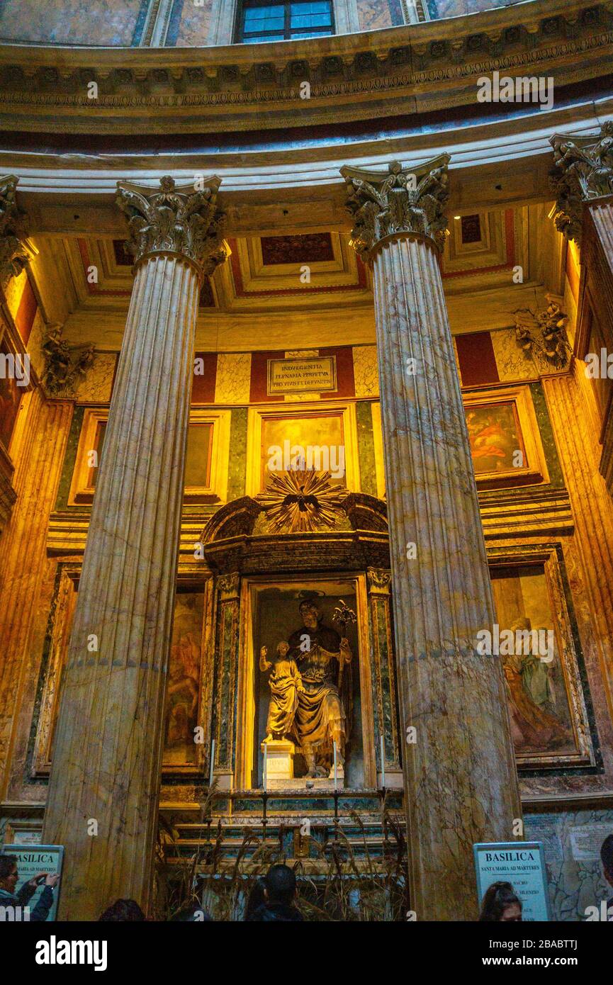 Interior details of ancient temple Pantheon in Rome, Italy. Pantheon ...