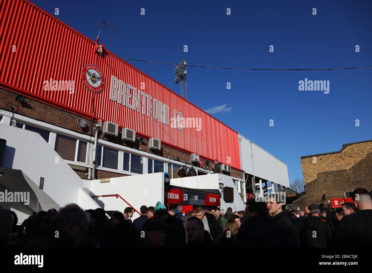 A general view fans outside hi-res stock photography and images - Alamy
