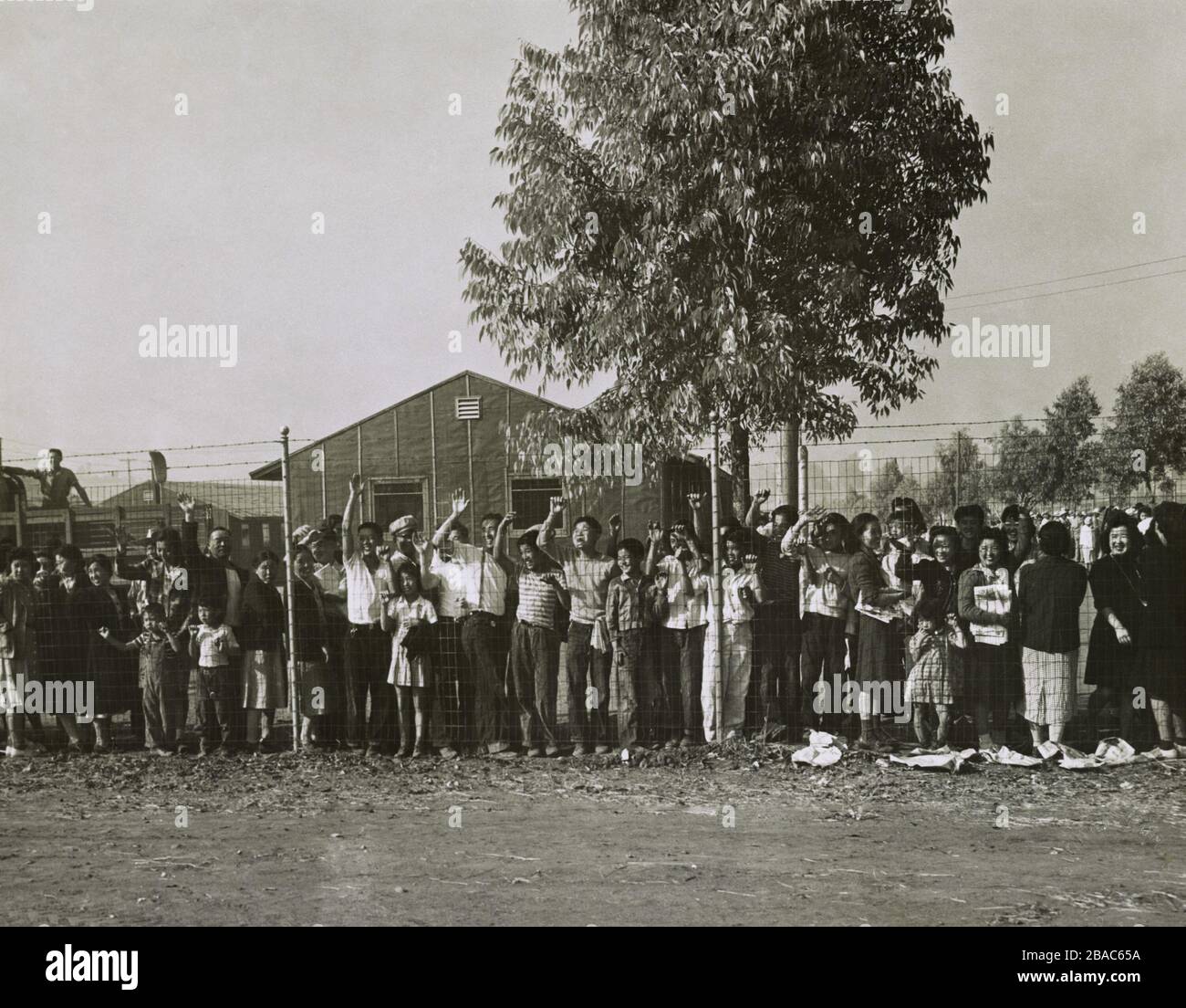 Internment camps world war 2 hi-res stock photography and images - Alamy