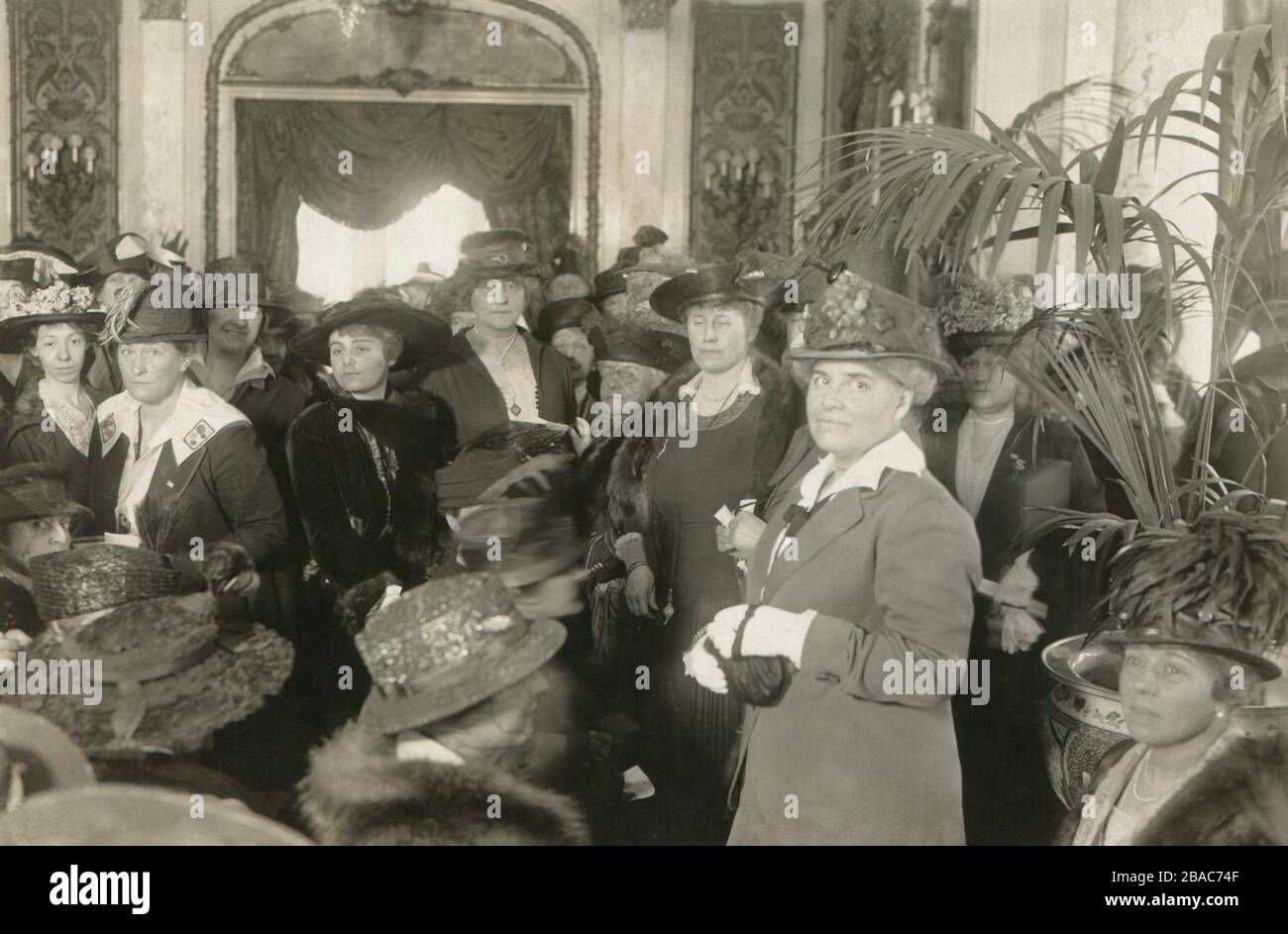 Anne Morgan (tall woman at center left) hosting an National Service ...