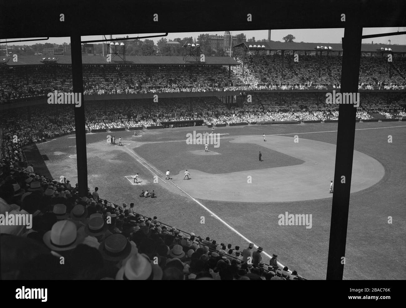 1000 base Black and White Stock Photos & Images - Alamy