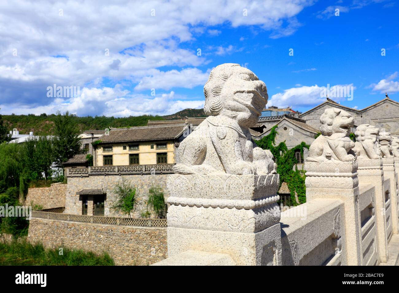 Ancient stone Bridges in China Stock Photo - Alamy