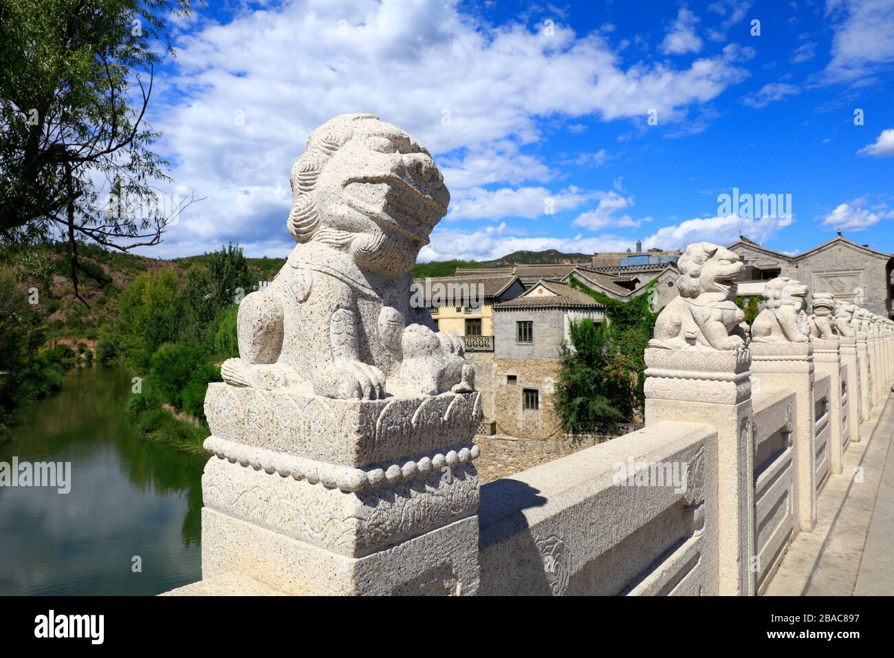 Ancient stone Bridges in China Stock Photo - Alamy