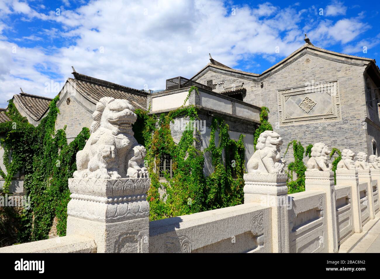 Ancient stone Bridges in China Stock Photo - Alamy