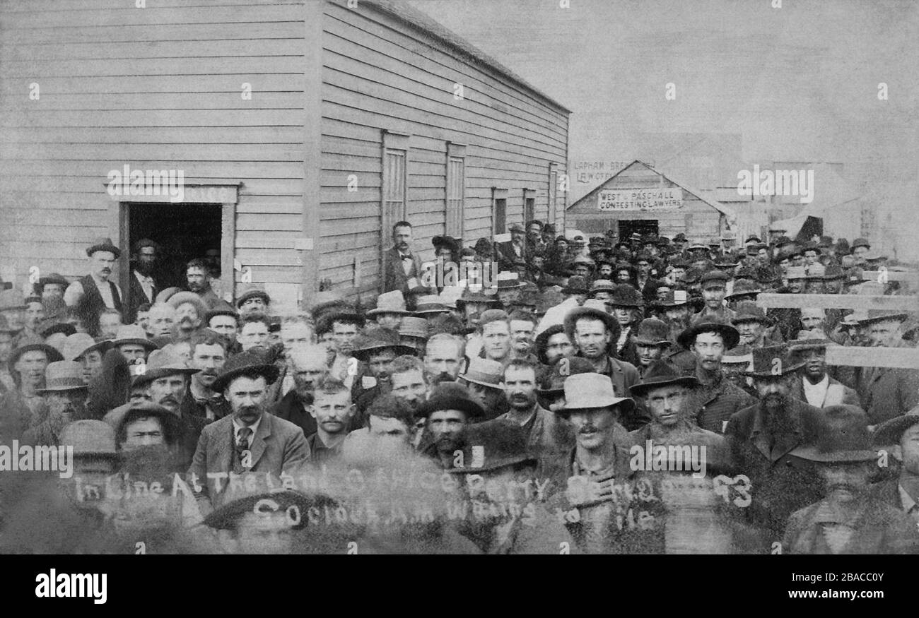 IN LINE AT THE LAND OFFICE PERRY SEPT. 28, 1893, 9 O'OCLOCK AM, WAITING ...