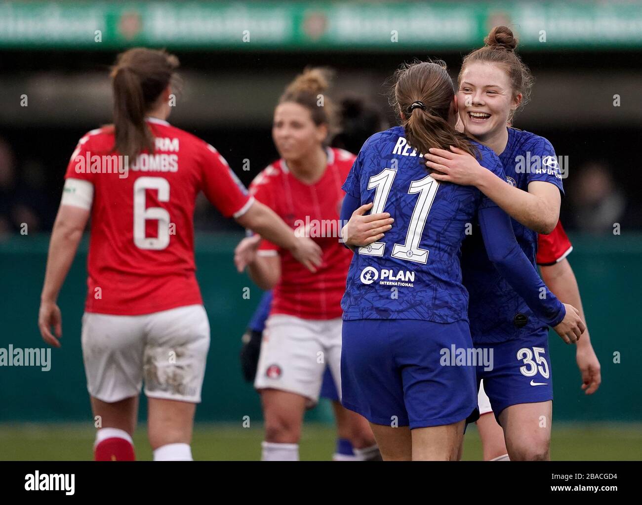 Chelsea's Emily Murphy celebrates after the final whistle Stock Photo ...