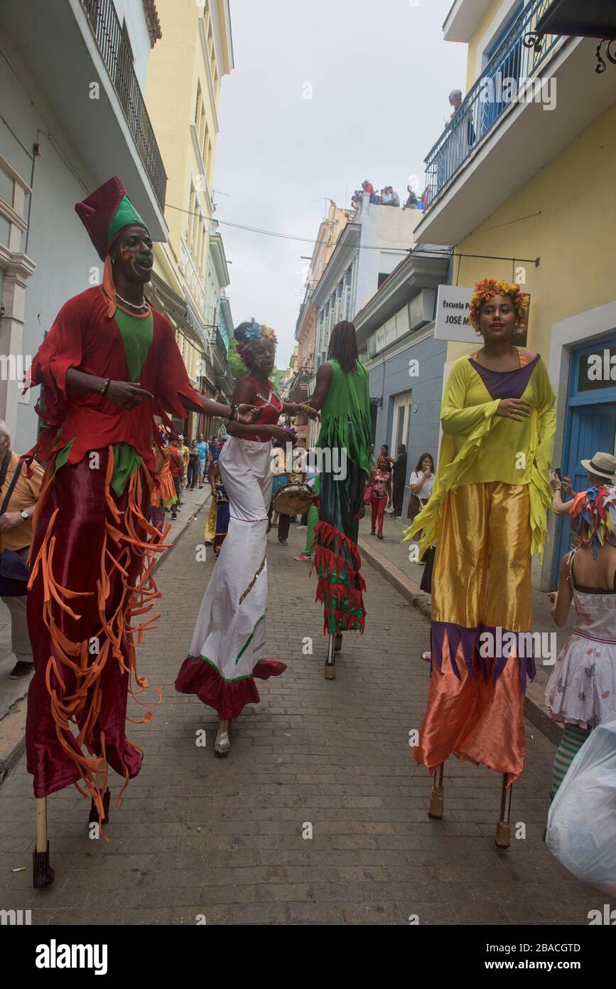 Traditional cuban costume hi-res stock photography and images - Alamy