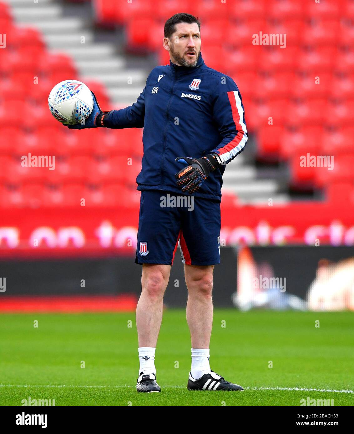 Goalkeeping coach hi-res stock photography and images - Alamy