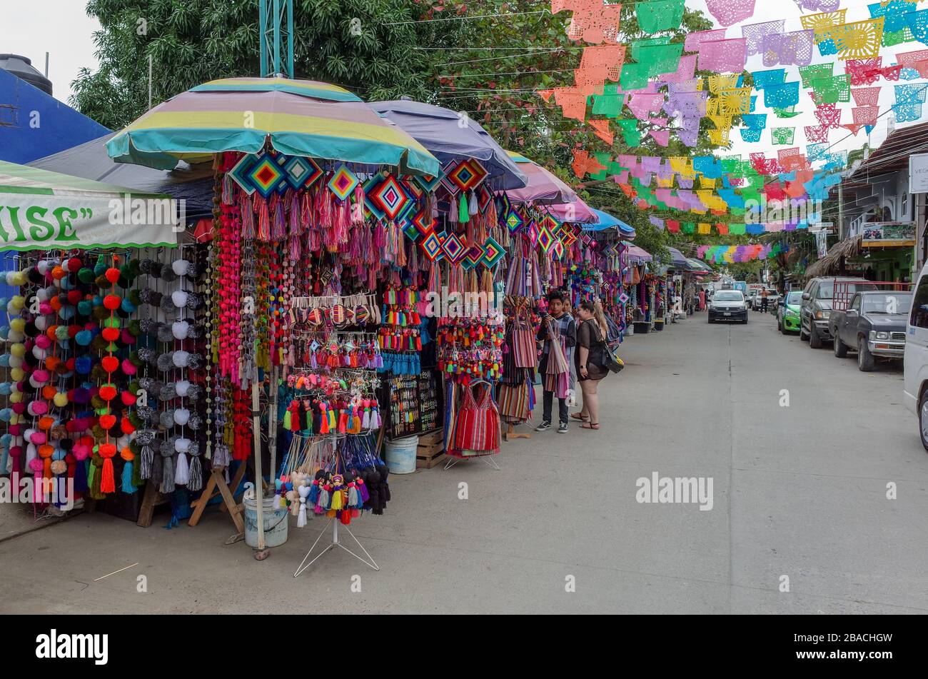 Mass produced craft market hi-res stock photography and images - Alamy