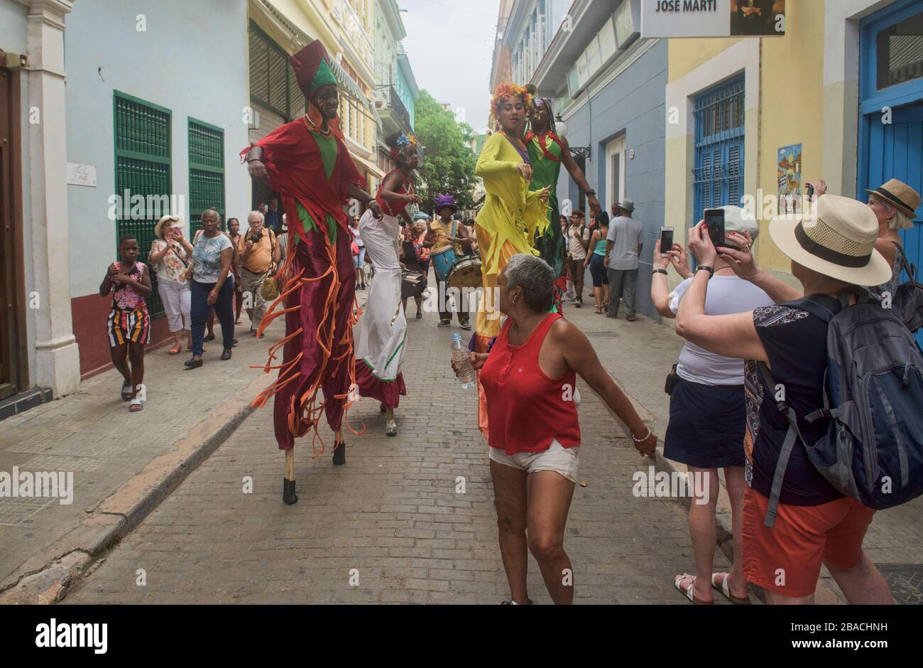 Cuban carnival costumes hi-res stock photography and images - Alamy